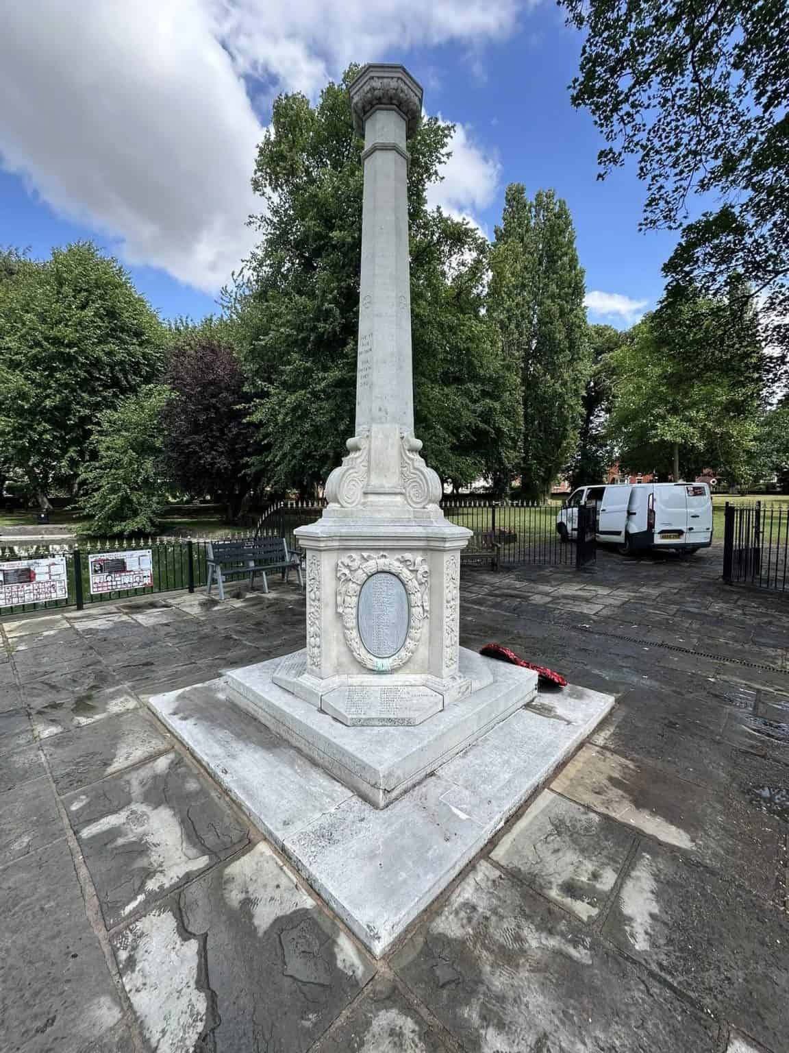 Local school children remember - The Victoria Cross Trust